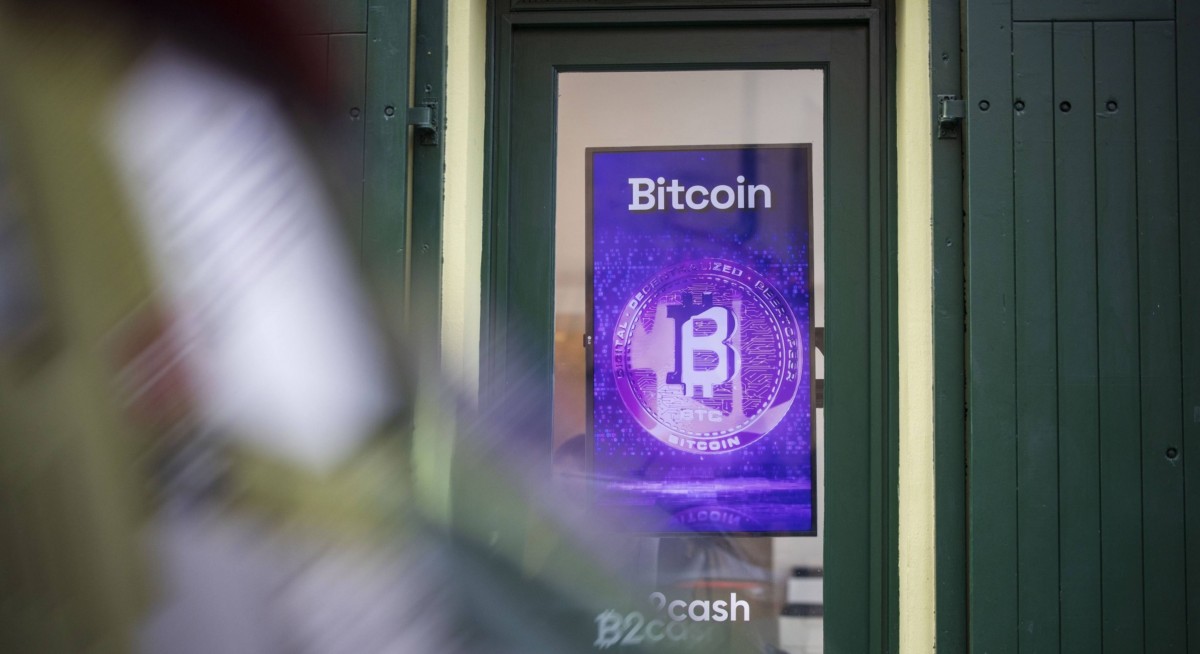 Bitcoin eyes longest winning run in a year as ETFs attract inflows